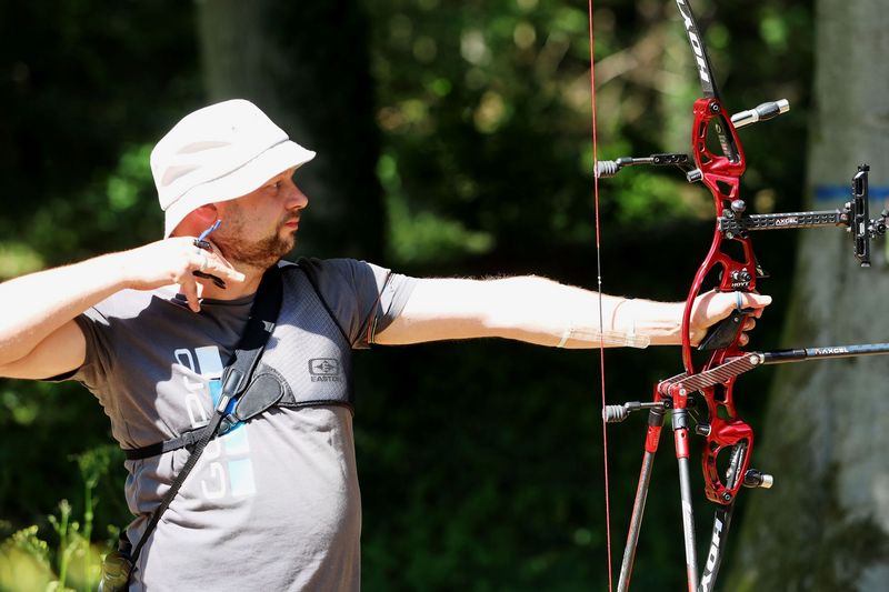 Pascal Schmidt gewinnt erstmals mit dem Compoundbogen | Hessischer ...